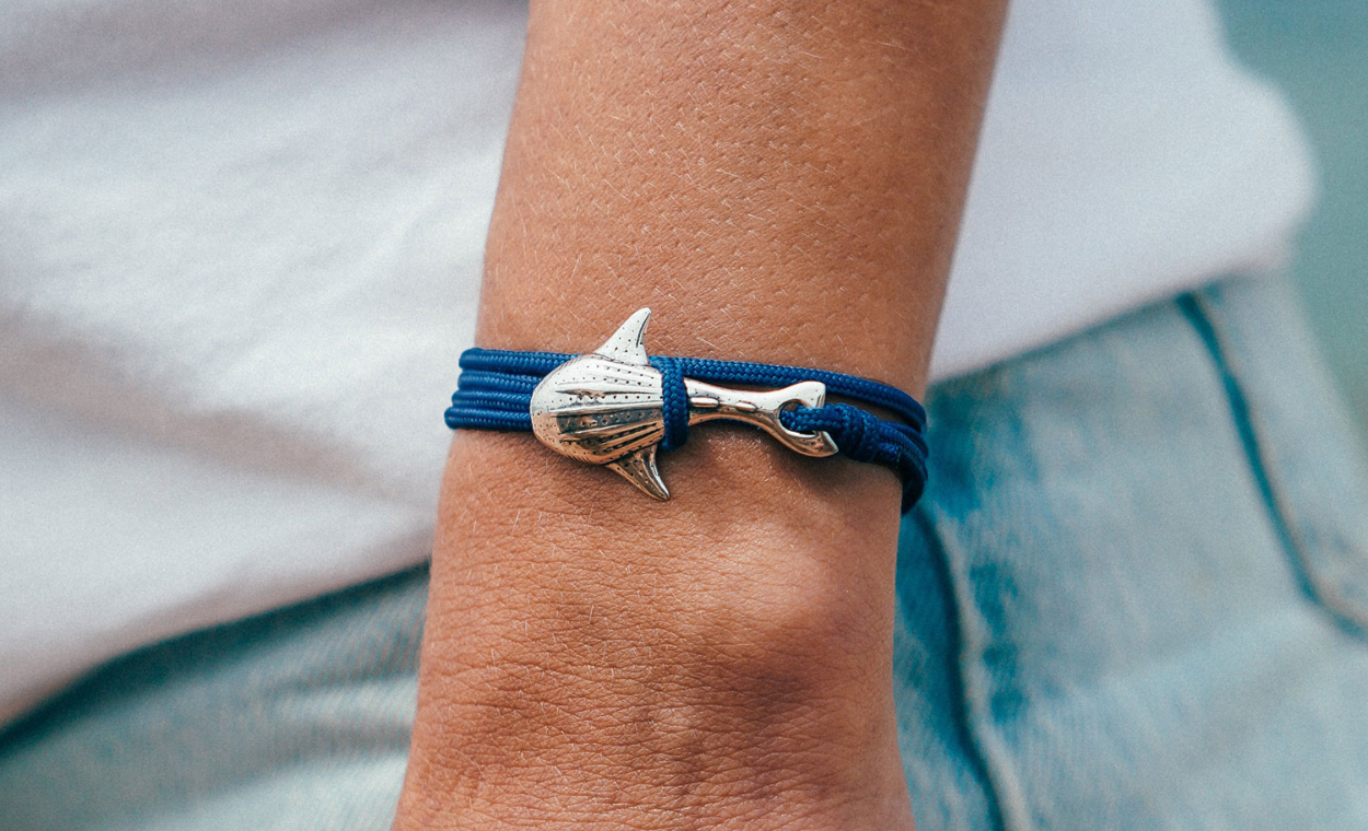 Gifts for Scuba Divers | 100+ Popular and Unique Gift Ideas