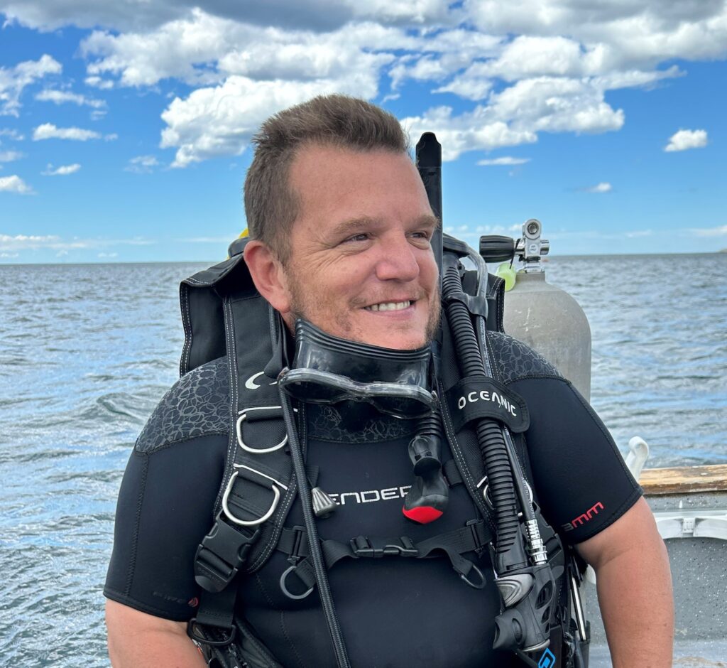 PADI Staff Members Give Thanks to PADI Pros Who Changed Their Lives